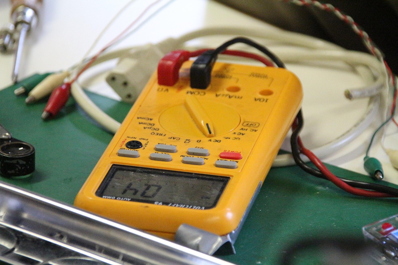 12V vs 24V vs 48V: How to Choose the Right Voltage for Your Solar ...
